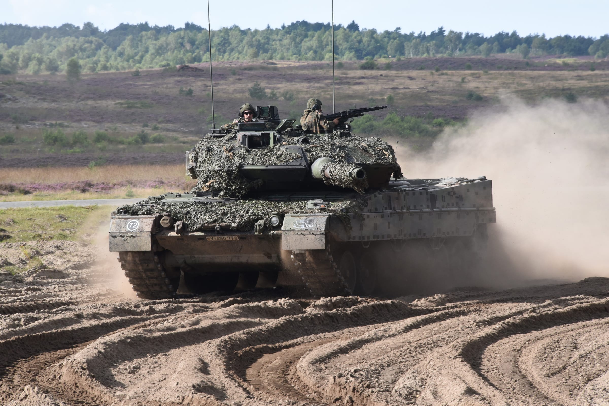 Großwald Systems: The Leopard 2A8 Main Battle Tank and Trophy APS