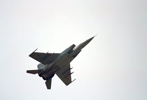 MiG-25 Foxbat: Soviet Supersonic Icon in Aviation History